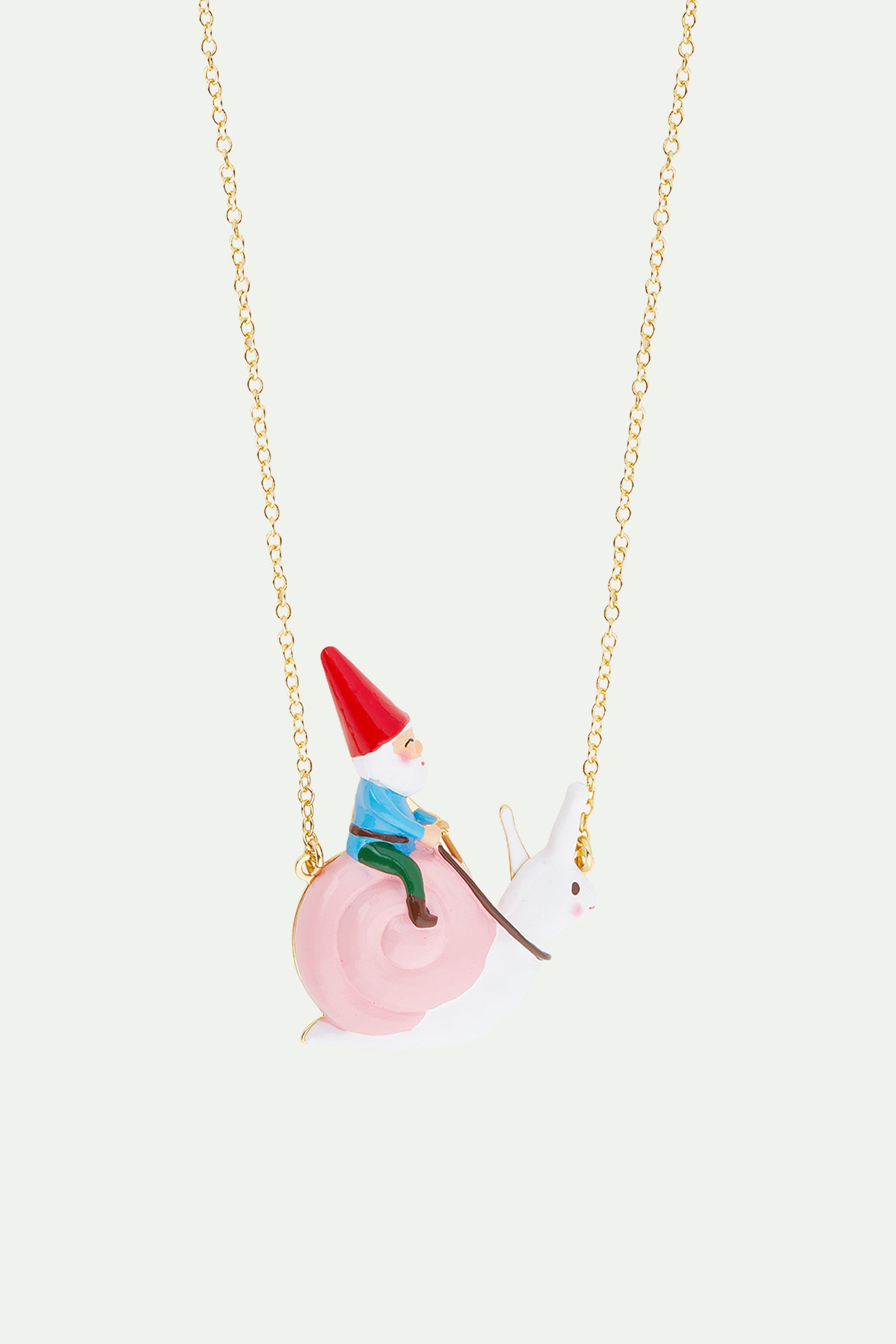 Collier pendentif nain de jardin et escapade à dos d'escargot